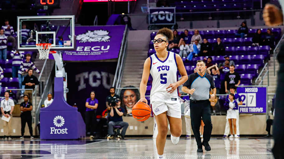 TCU Women's Basketball Cruises Past UTRGV as Campbell Earns Win No. 100