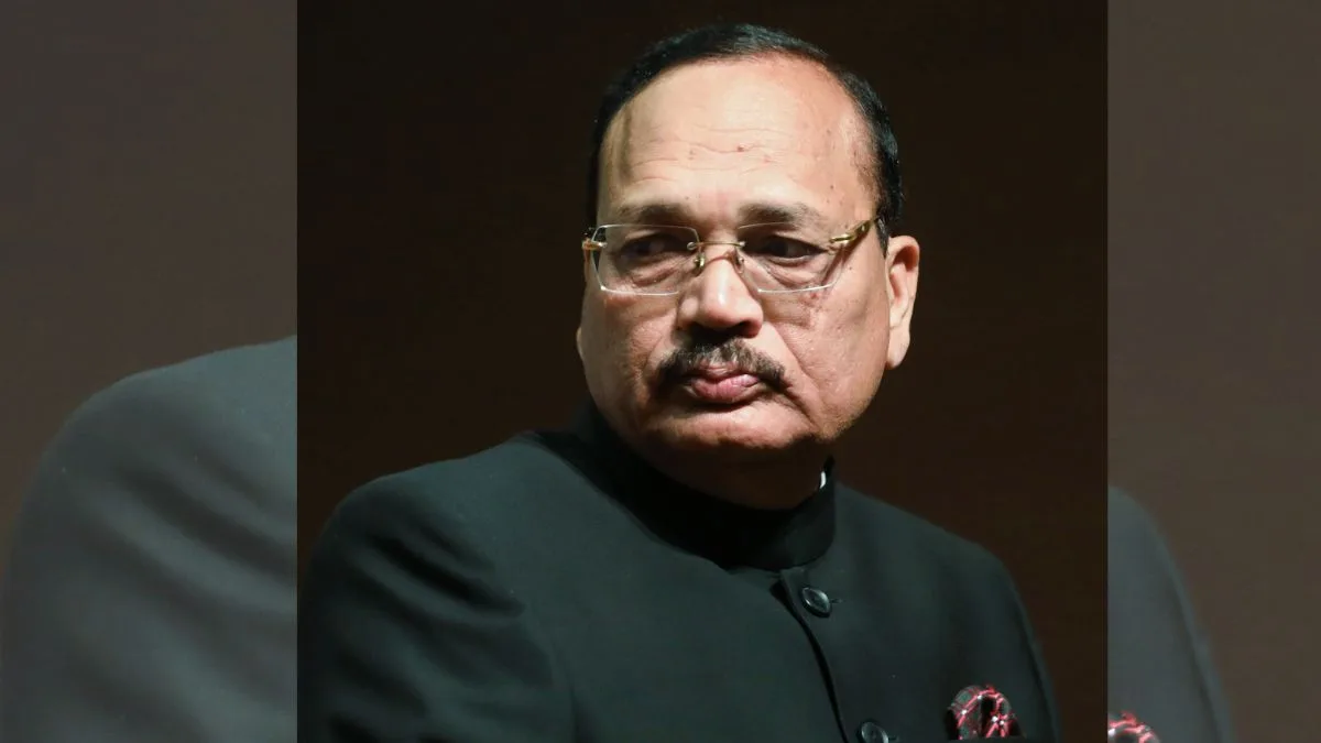 Thousands in black robes under doubt: CJI raises fake law degree ...