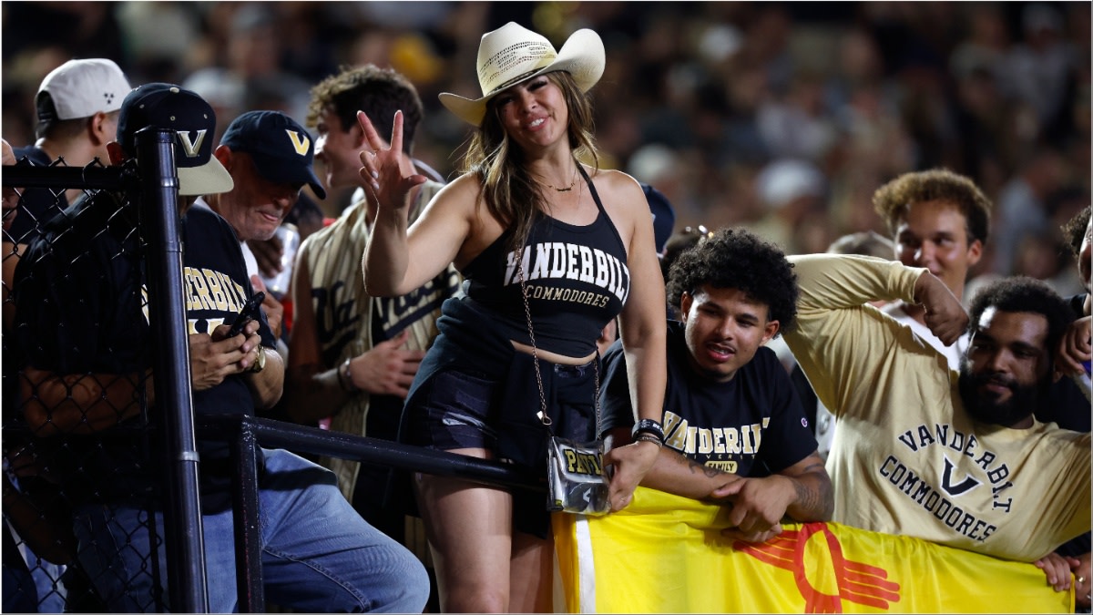 Diego Pavia's Mom Antoinette Padilla Goes Viral - Fans Aren't Unhappy ...