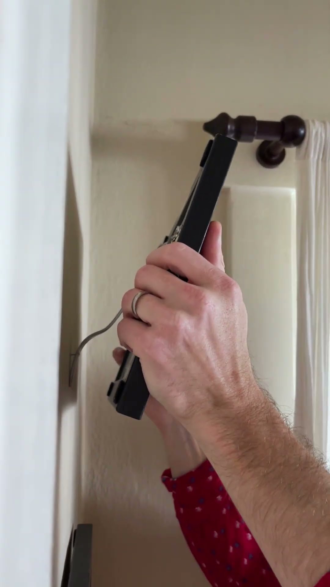 Easiest way to hang a picture frame