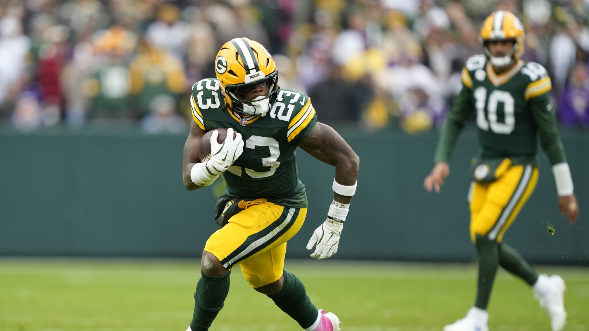 After Vikings muff punt, Packers score TD to take 17-6 lead