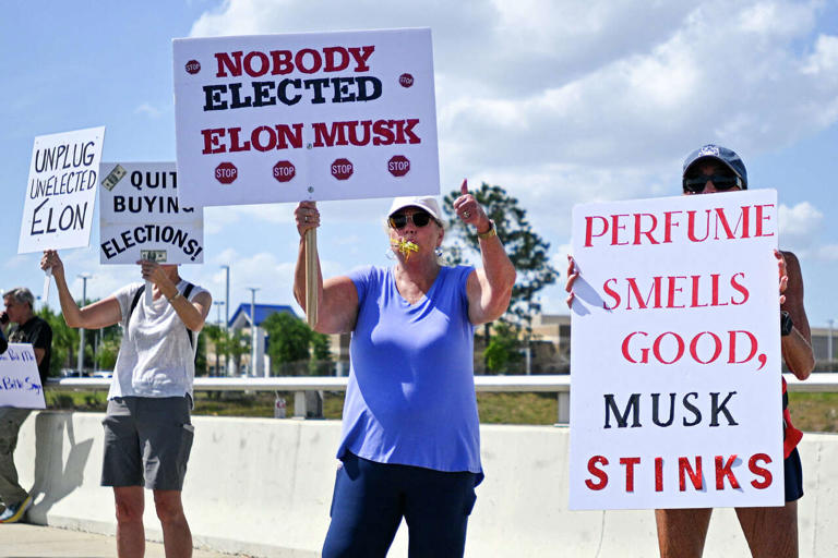 ‘That doesn't exist': Trump shutters Elon Musk's DOGE agency ahead of ...