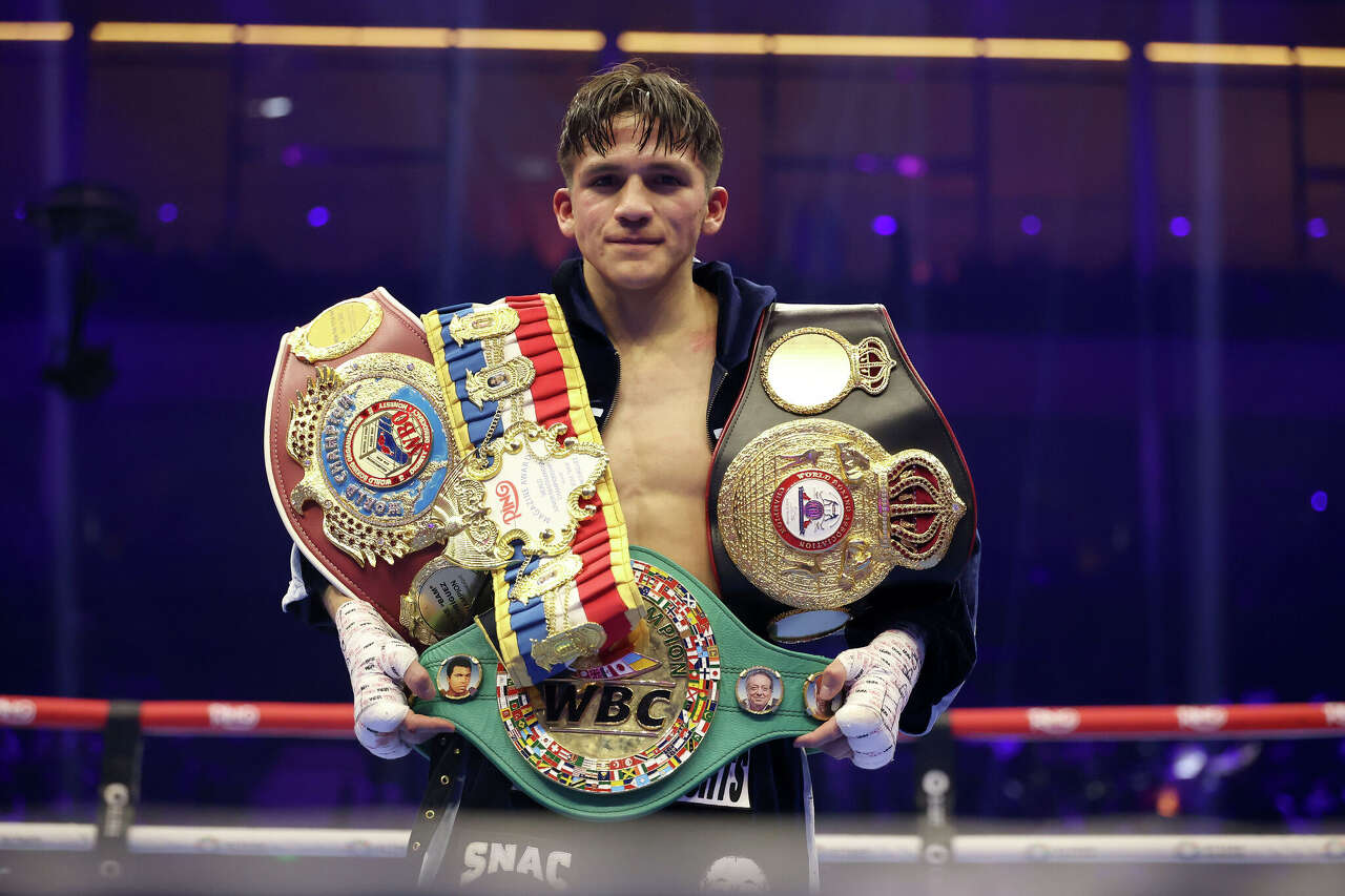 "Bam" Rodriguez knocks out Fernando Martinez, claiming WBA 115-pound ...