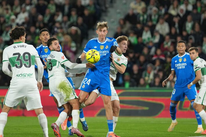 Real Madrid busca empate duas vezes com o Elche e mantém liderança de ...