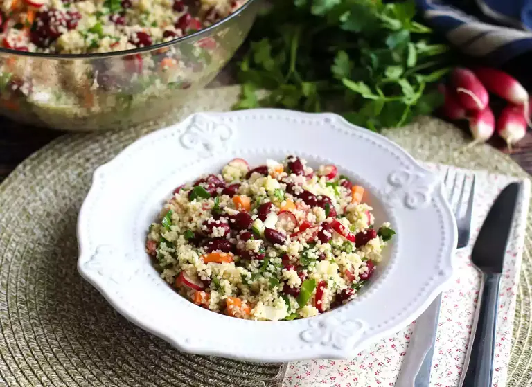Couscous salad for a simple, healthy and colorful starter!