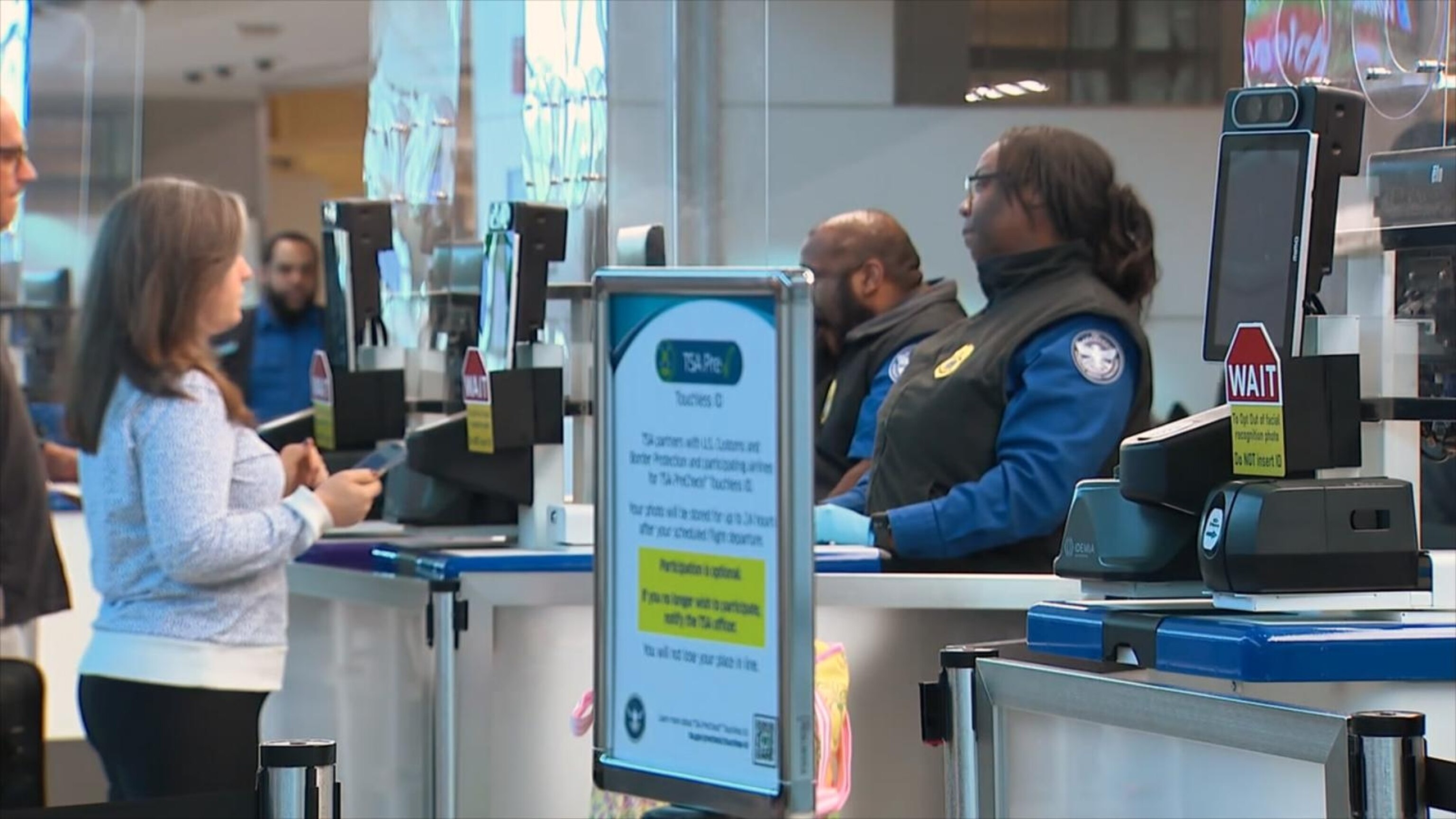 TSA officer on what to expect for Thanksgiving travel