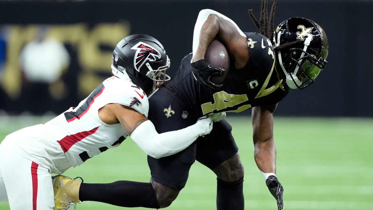 Alvin Kamara’s knee injury leaves Saints’ running game in tough spot