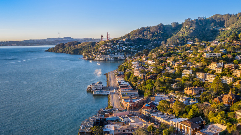 Across From San Francisco Lies A Gorgeous Coastal City With Bayside ...