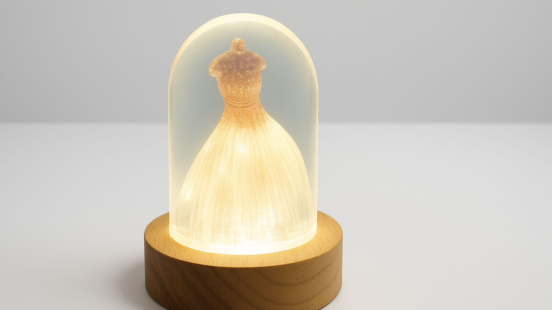 Making a Dress-Themed Decorative Lamp from Resin