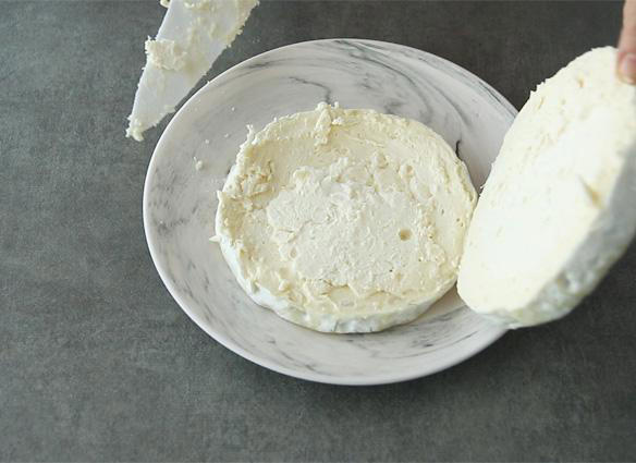 Stuffed brie with apricots and almonds