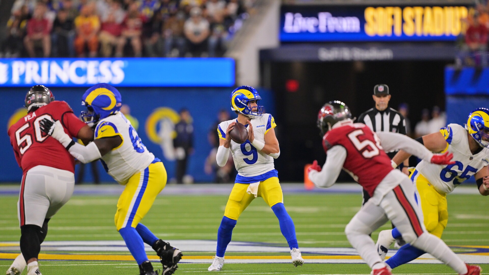 Matthew Stafford's second TD pass of the night gives Rams 21-0 lead