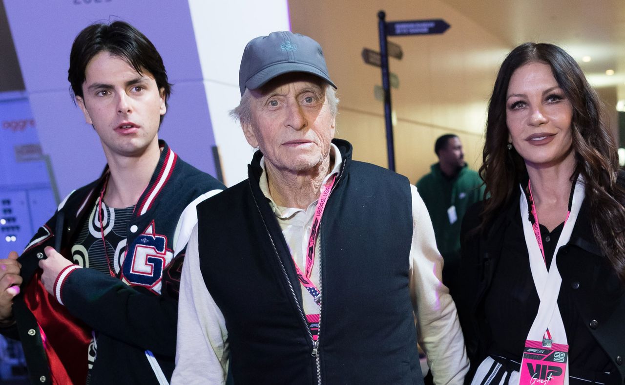 Michael Douglas and Catherine Zeta-Jones Joined by Son Dylan at Las ...