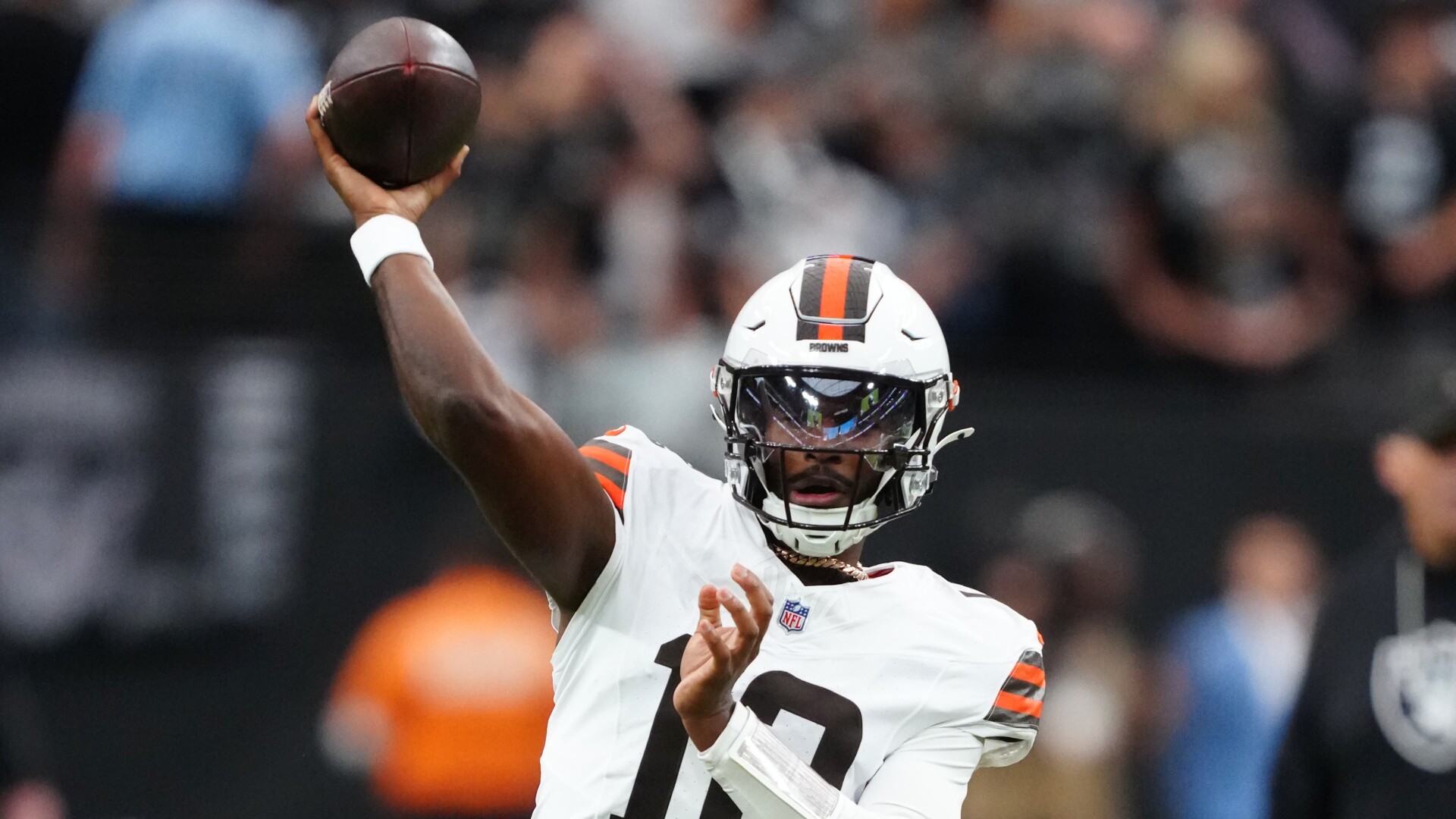 Browns win Shedeur Sanders' first start, sack Geno Smith 10 times in 24 ...