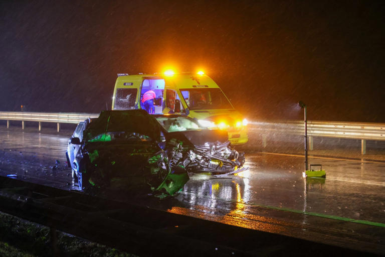 Afsluitdijk richting Noord-Holland weer open na aanrijding voertuigen