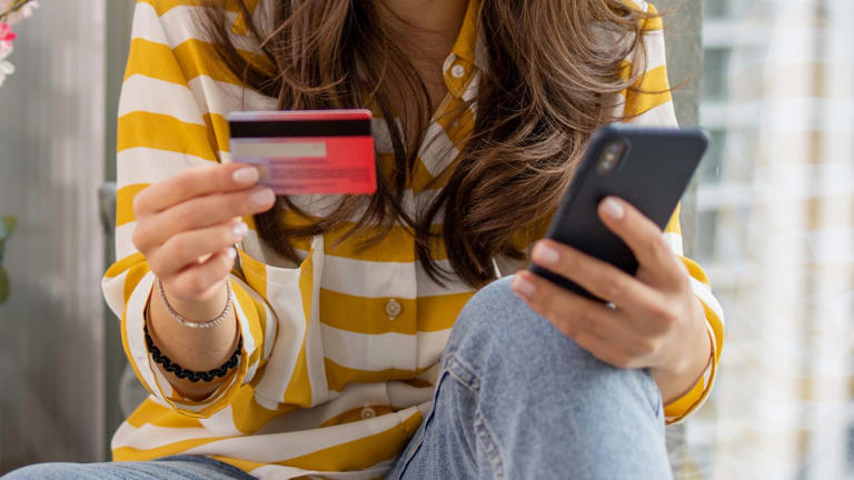 Banks warn shoppers of common scams ahead of Boxing Day sales