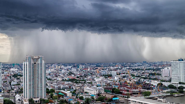 "Rain Bomb" คืออะไร ปรากฏการณ์ระเบิดฝนถล่มหาดใหญ่ เกิดขึ้นได้อย่างไร