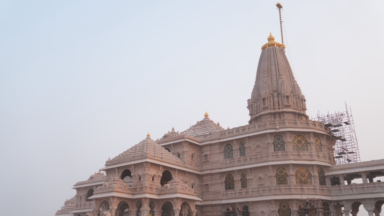 Ayodhya all decked up for historic flag hoisting to mark completion of ...