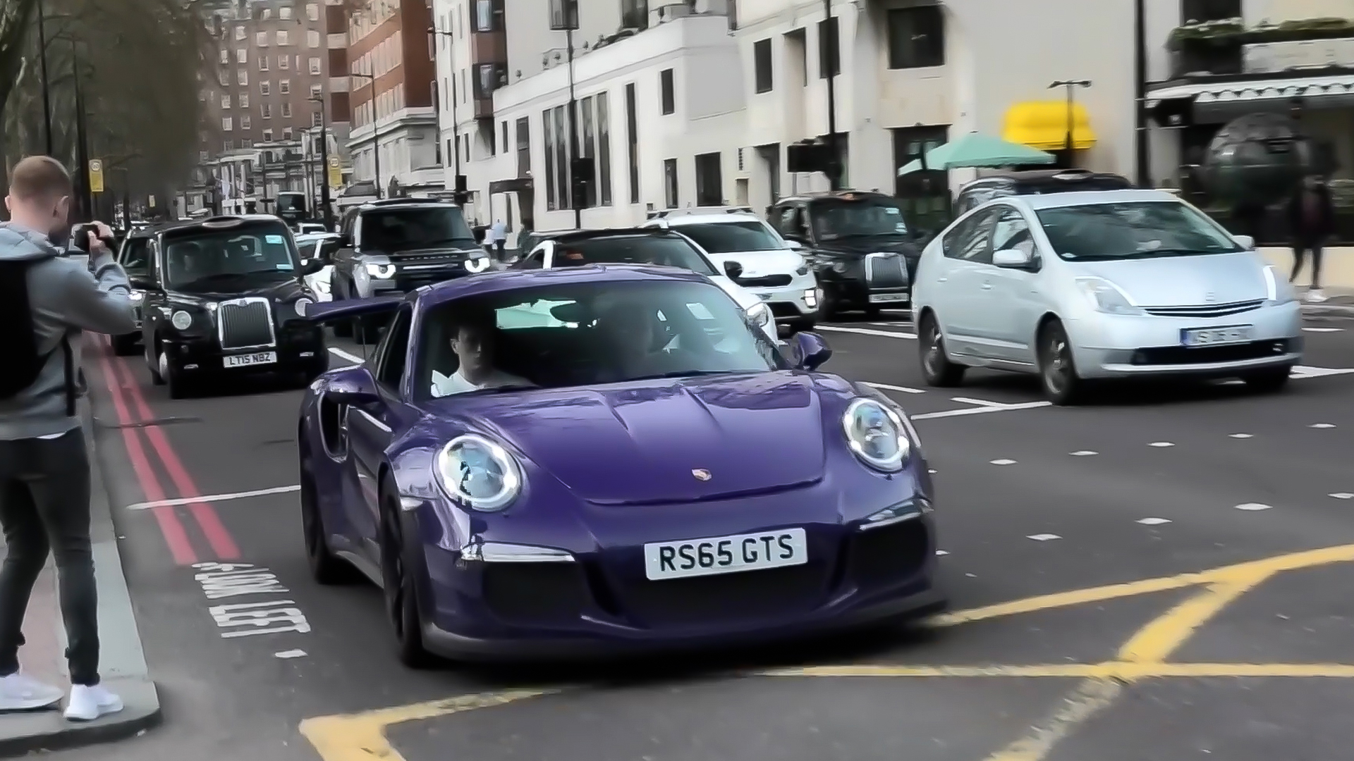 $300.000 Porsche 911 GT3 RS in hartje Londen