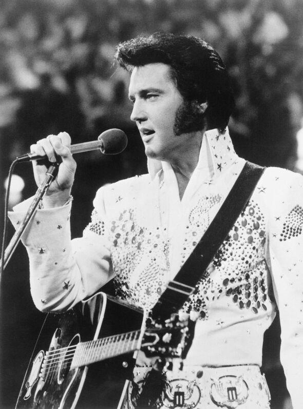 Elvis Presley's death on the toilet details including heart-stopping ...