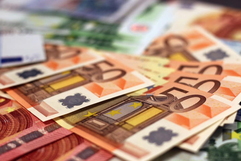 Επίδομα 250 ευρώ: Η επίσημη ανακοίνωση του ΕΦΚΑ για την πληρωμή