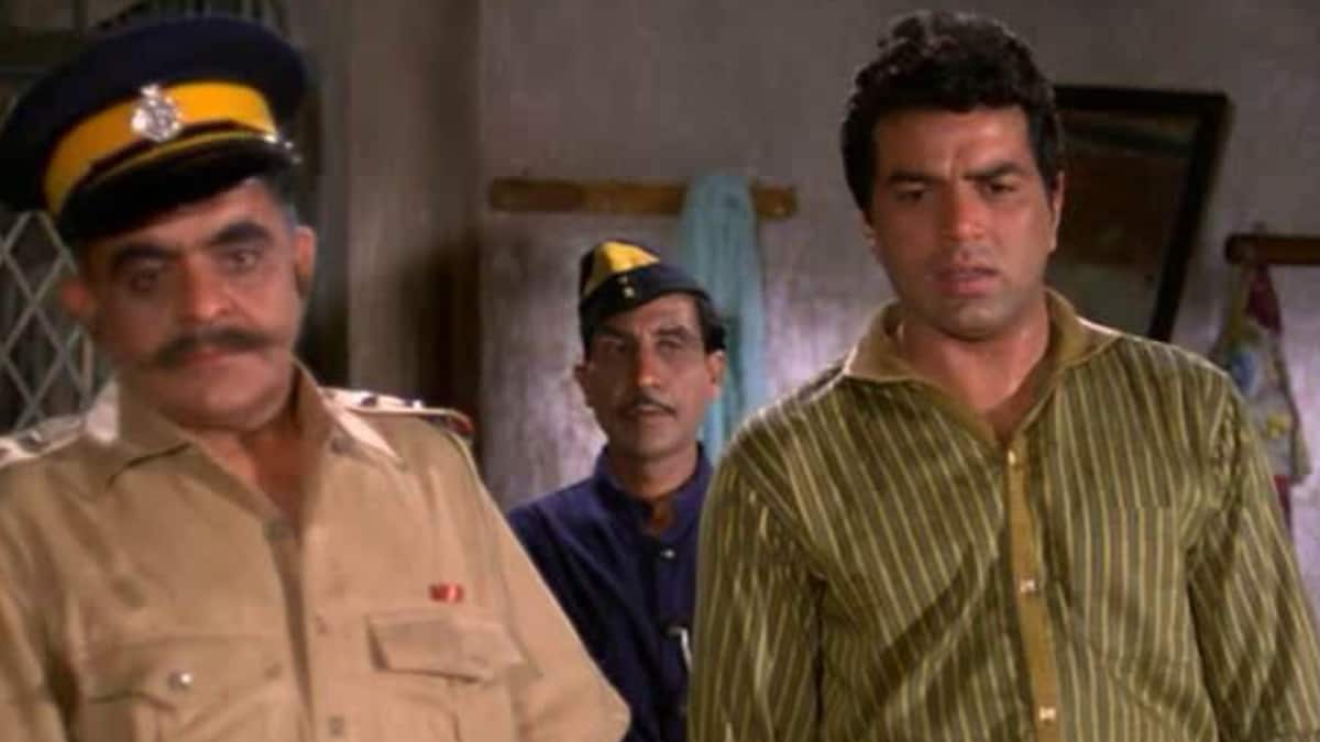 8 Iconic Dharmendra Films That Defined His Legendary Bollywood Journey