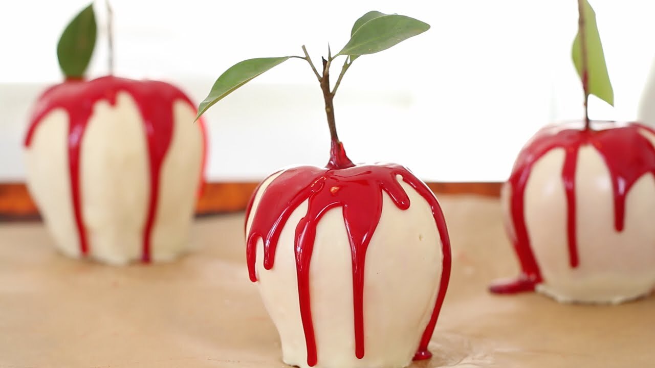 Cursed Candy Apples? HALLOWEEN SPECIAL (YouTube Space HOUSE OF HORRORS ...