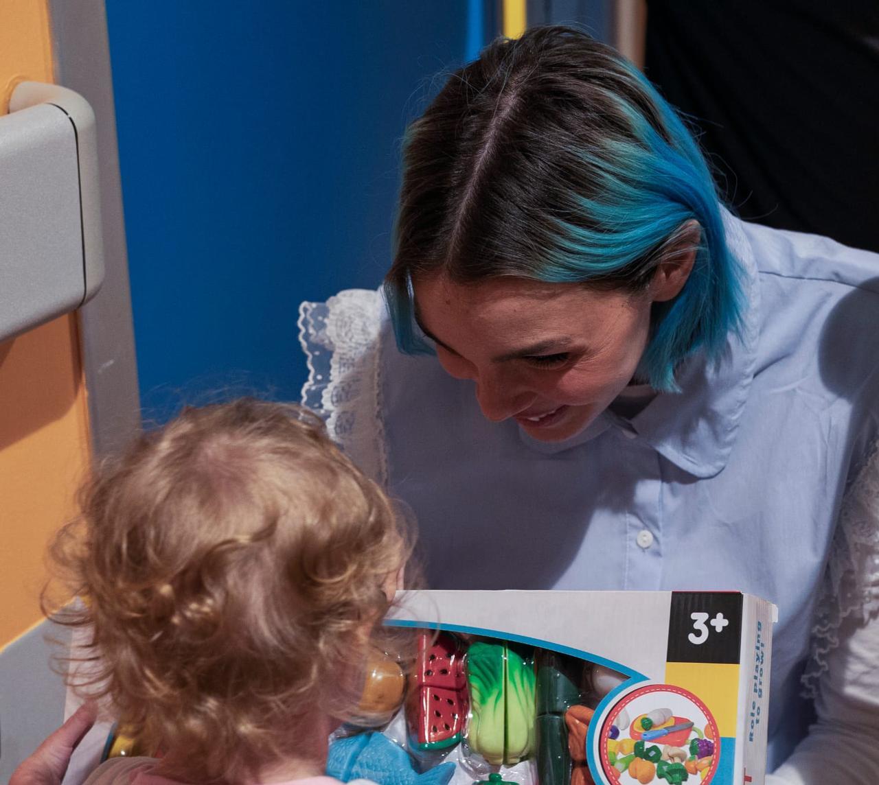 Gsd Foundation. Star e supereroi in visita ai reparti