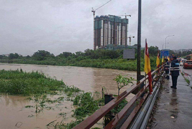 Shah Alam sees rising water levels; MBSA urges public caution ...