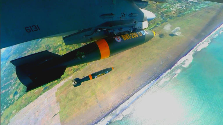 Bom BNT250 Sukses Uji Coba: Bukti Ketangguhan Alutsista Dalam Negeri di ...