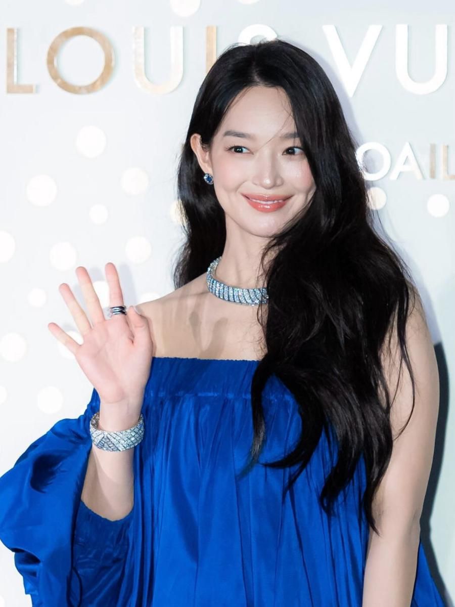 Deretan hair look Shin Min Ah yang elegan dan timeless