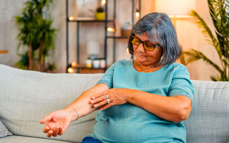 65 ans et plus : les dermatologues alertent sur une erreur d’hygiène ...