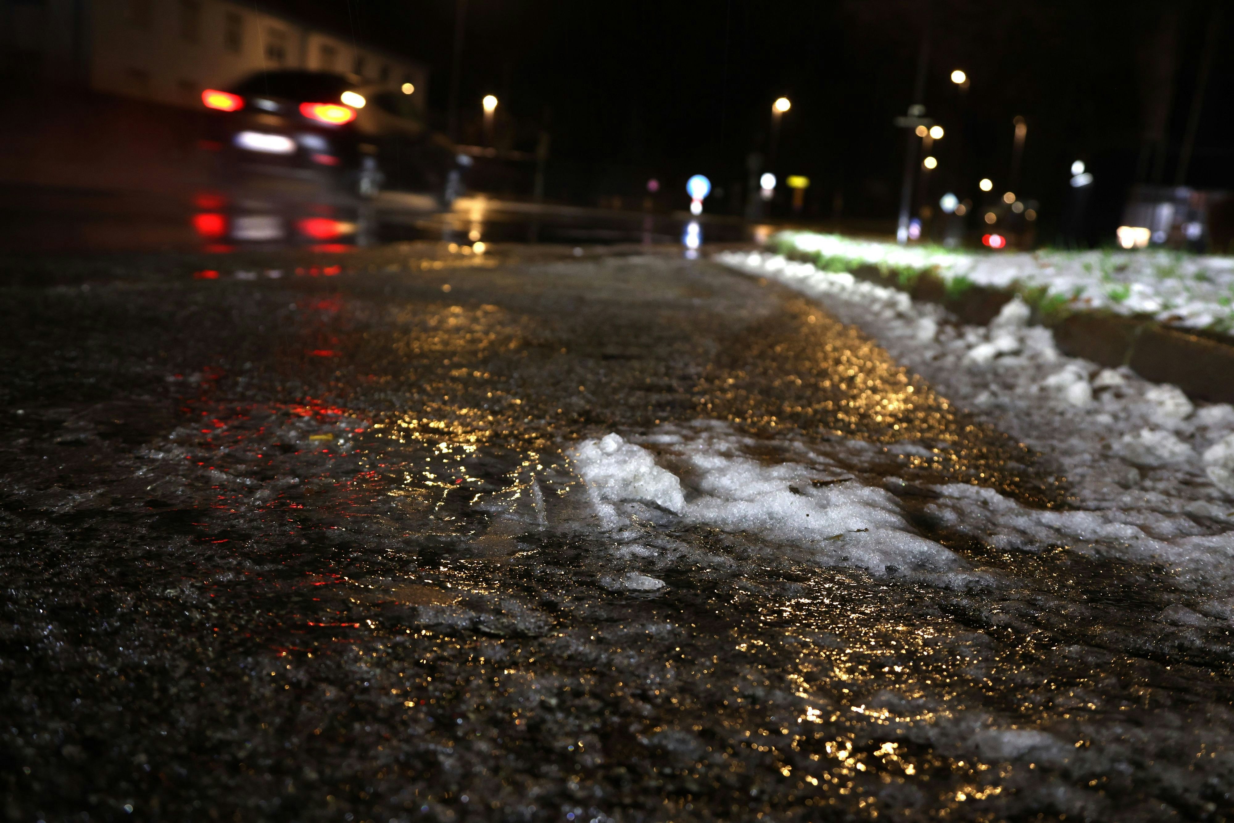 Schnee-Chaos in Deutschland: Mehrere Tote auf glatter Autobahn