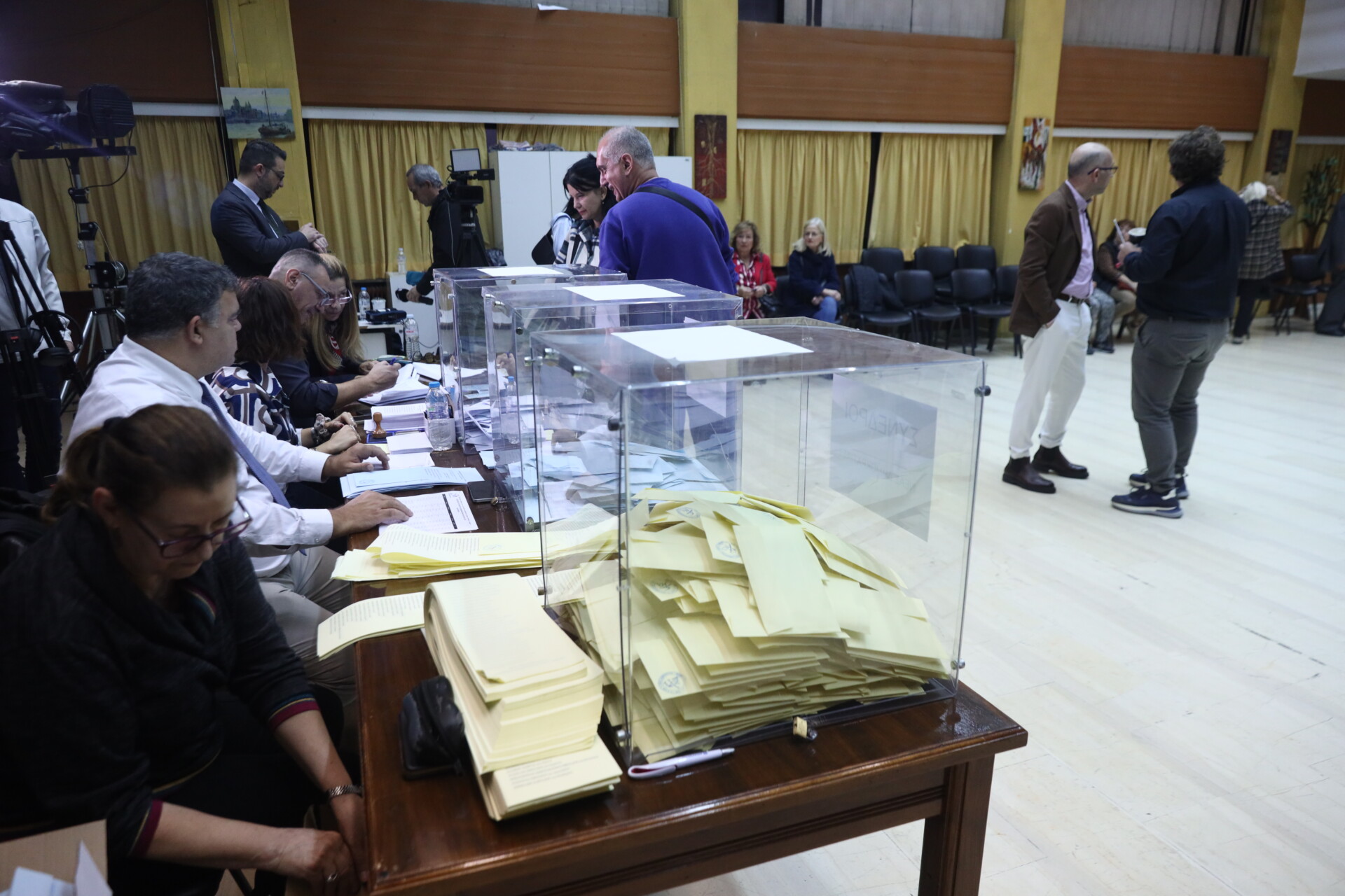 Εσωκομματικές εκλογές ΝΔ: Ικανοποίηση για τη συμμετοχή 122.000 πολιτών