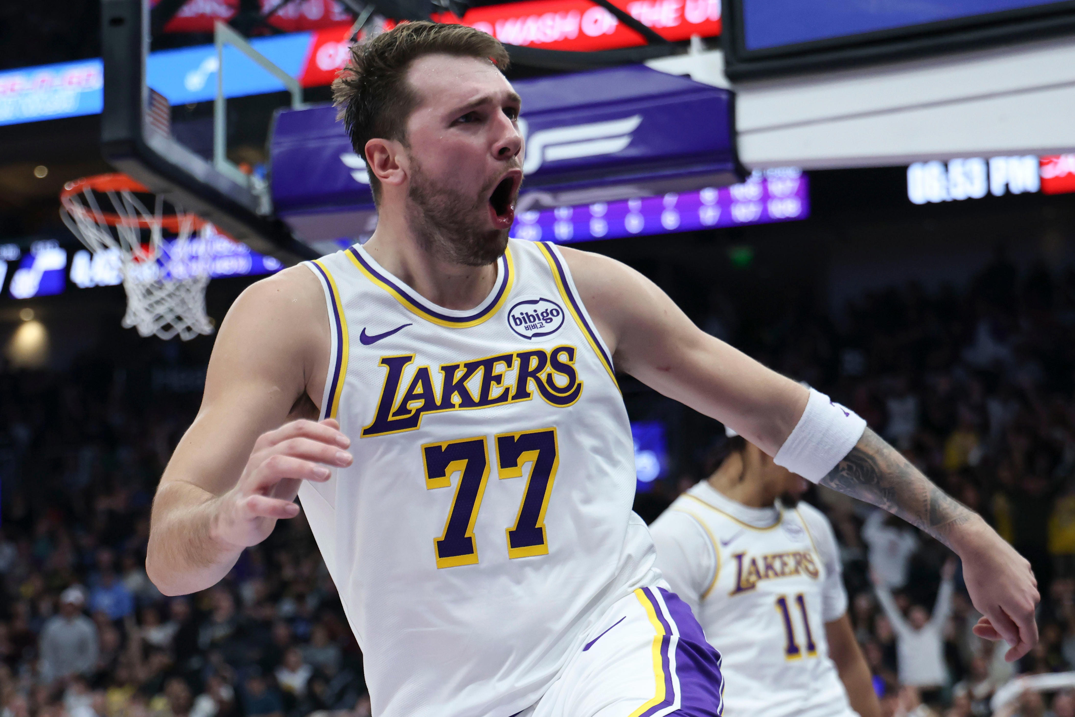 Lakers player grades: L.A. survives Utah for fourth win in a row