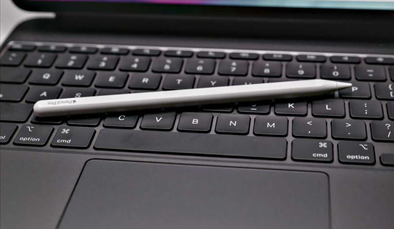 Best Black Friday 2025 Apple deals: Huge savings on iPad, AirPods ...