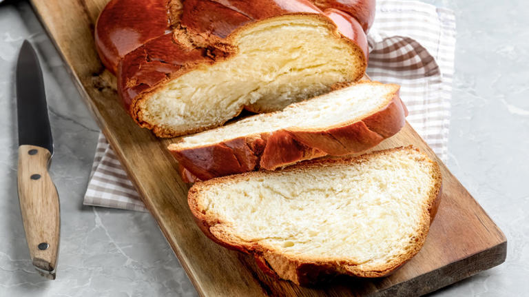 High-Hydration Bread Vs Traditional Bread: What's The Actual Difference?