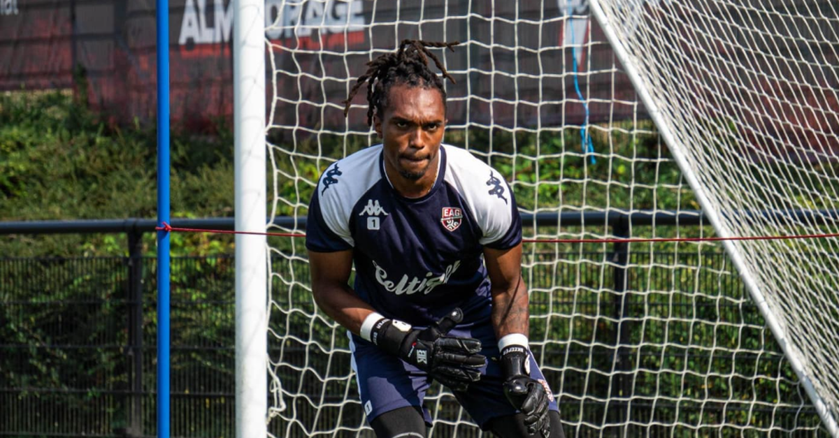 Ligue 2, cori razzisti contro il portiere del Guingamp Teddy Bartouche ...