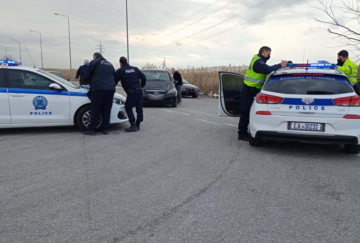 Εύβοια: Αυτοκίνητο παρέσυρε μητέρα και 10χρονο παιδί καθώς πήγαιναν στο ...