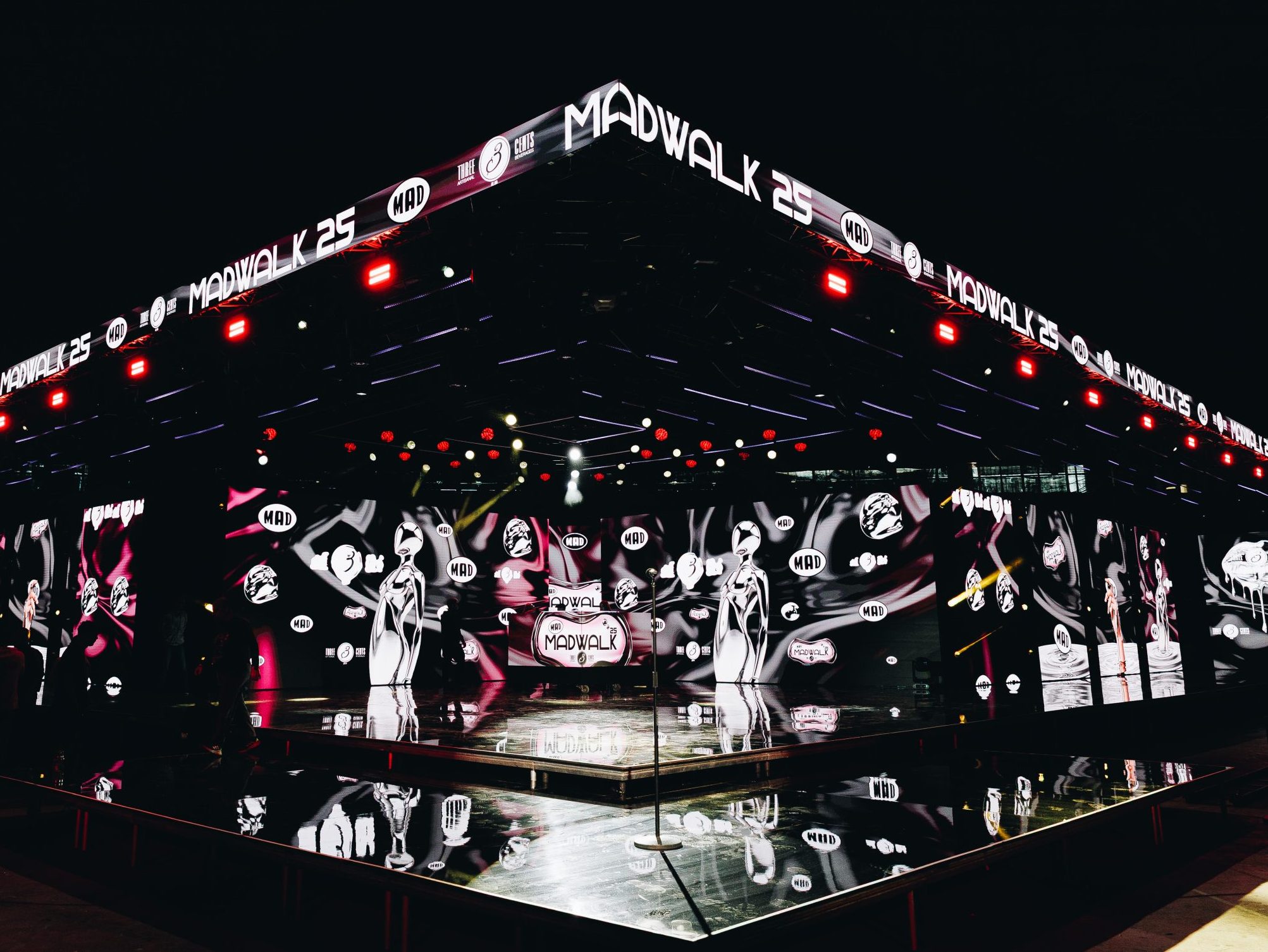 H πρόβα των Lila και adidas για το MadWalk 2025 by Three Cents ήταν ...