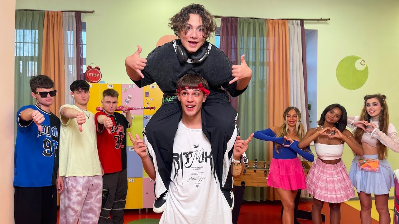 Kamil est de retour sur le campus 🥳 Qui sera le nouveau professeur de l ...