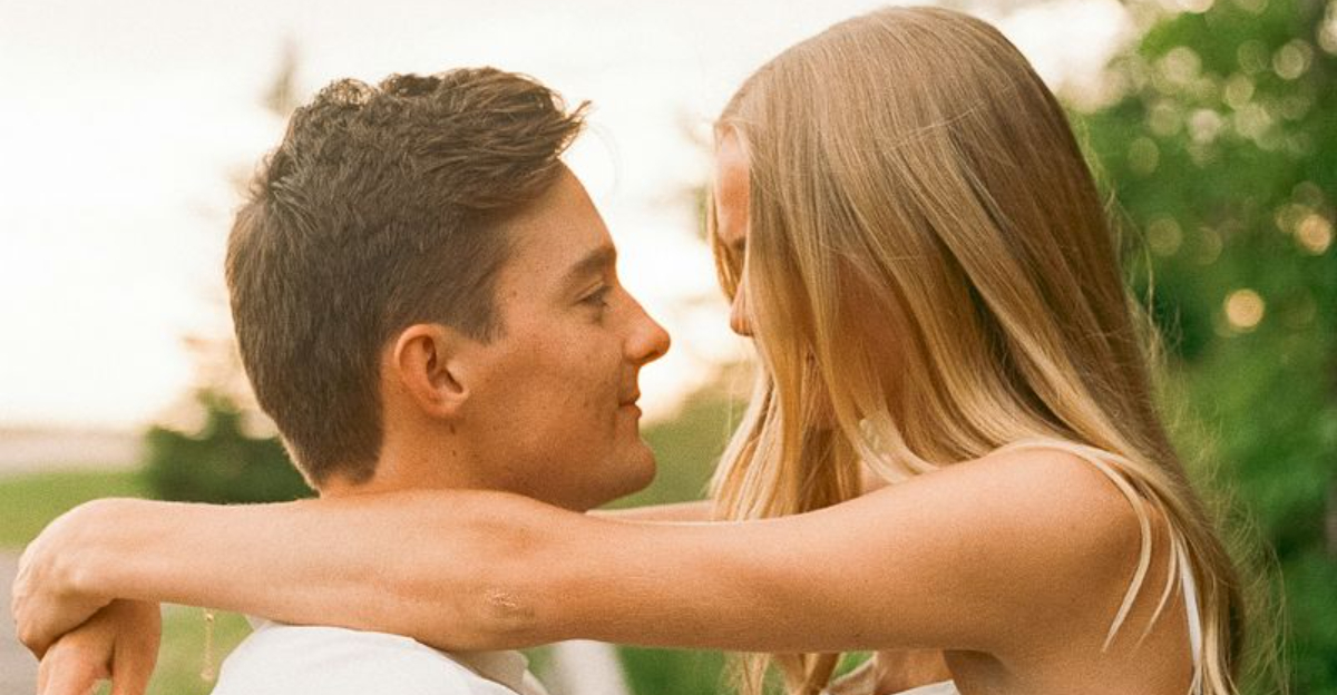 7 Signs You're in a Relationship That Mirrors Your Past