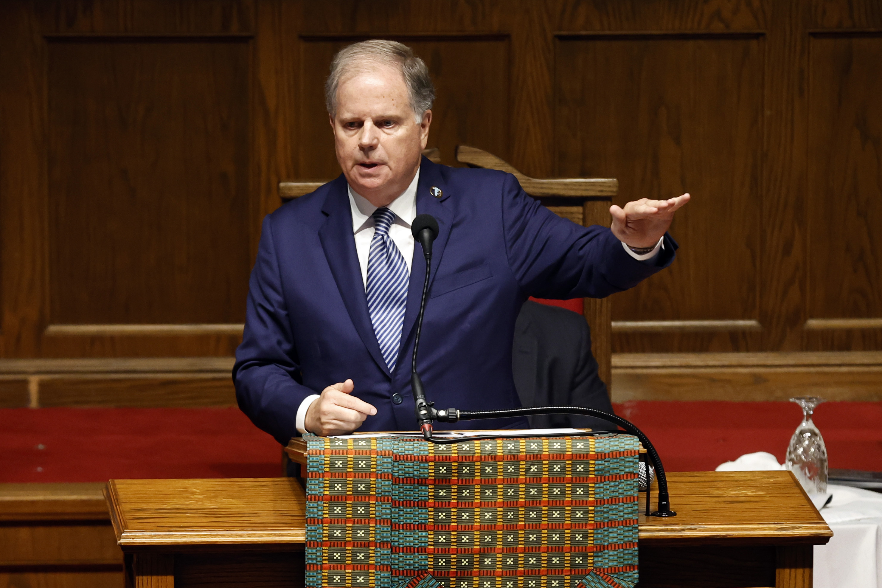 Democrat candidate halves Republican lead in Alabama—poll