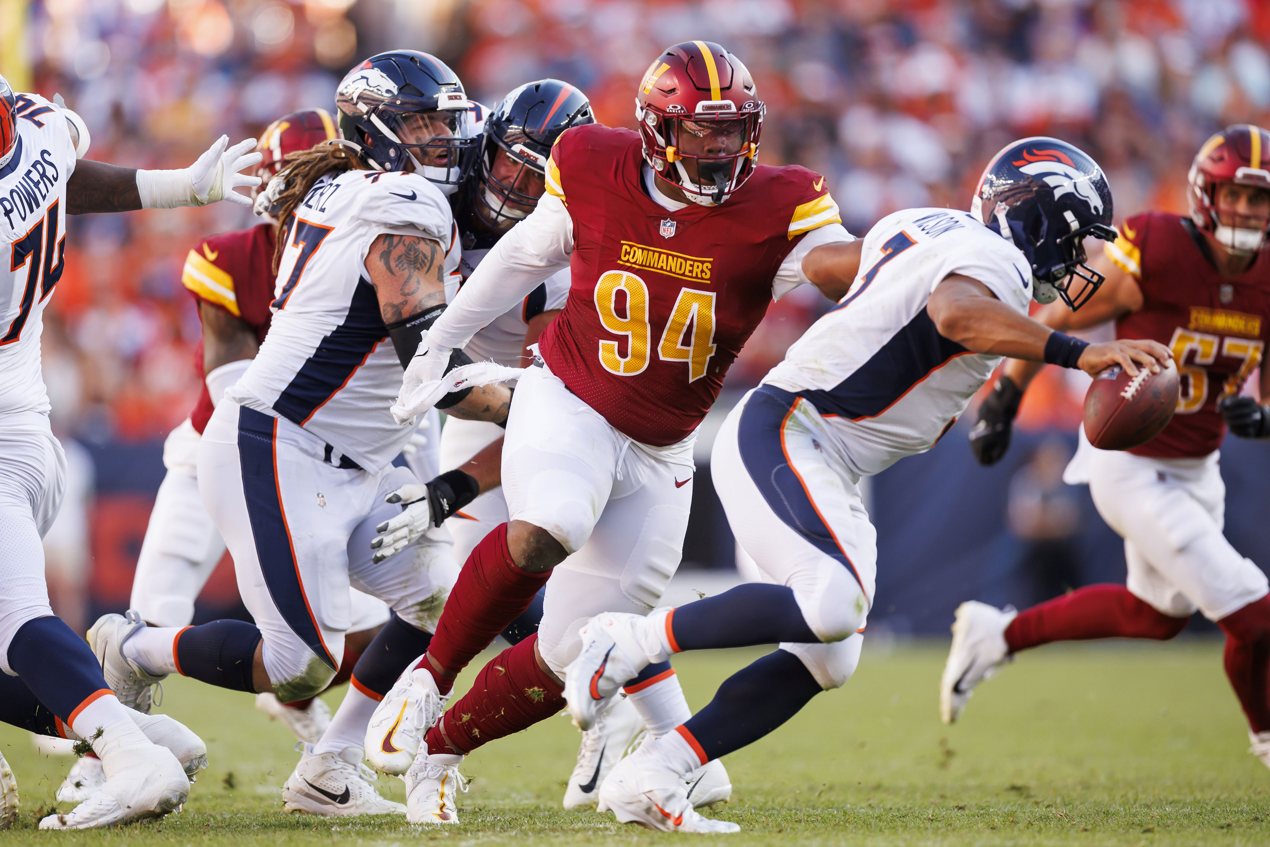 Washington Commanders vs Denver Broncos Sunday Night Football 1st Quarter