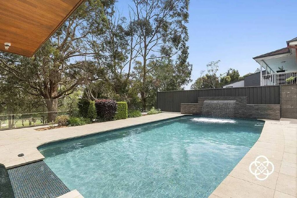 Luxury home backing onto Merewether golf course hits $3.6m mark at auction