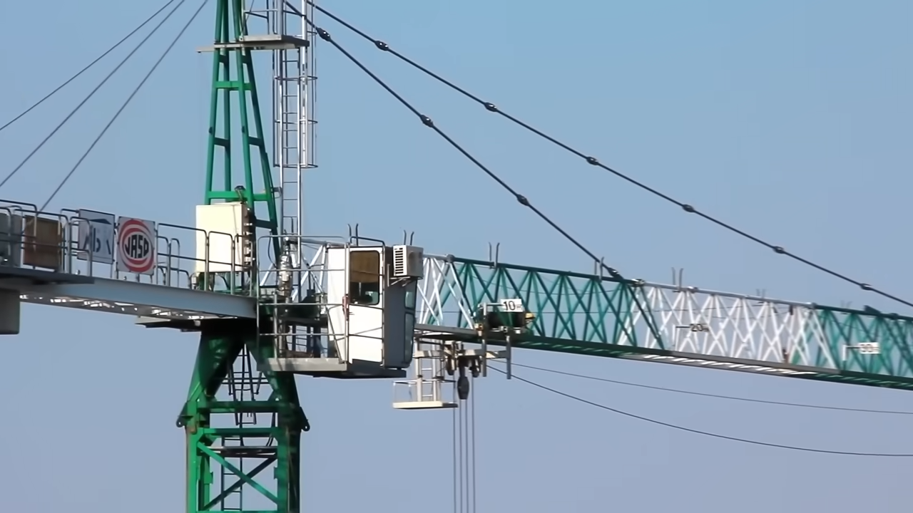 Why Cranes Collapse So Often and What Usually Goes Wrong