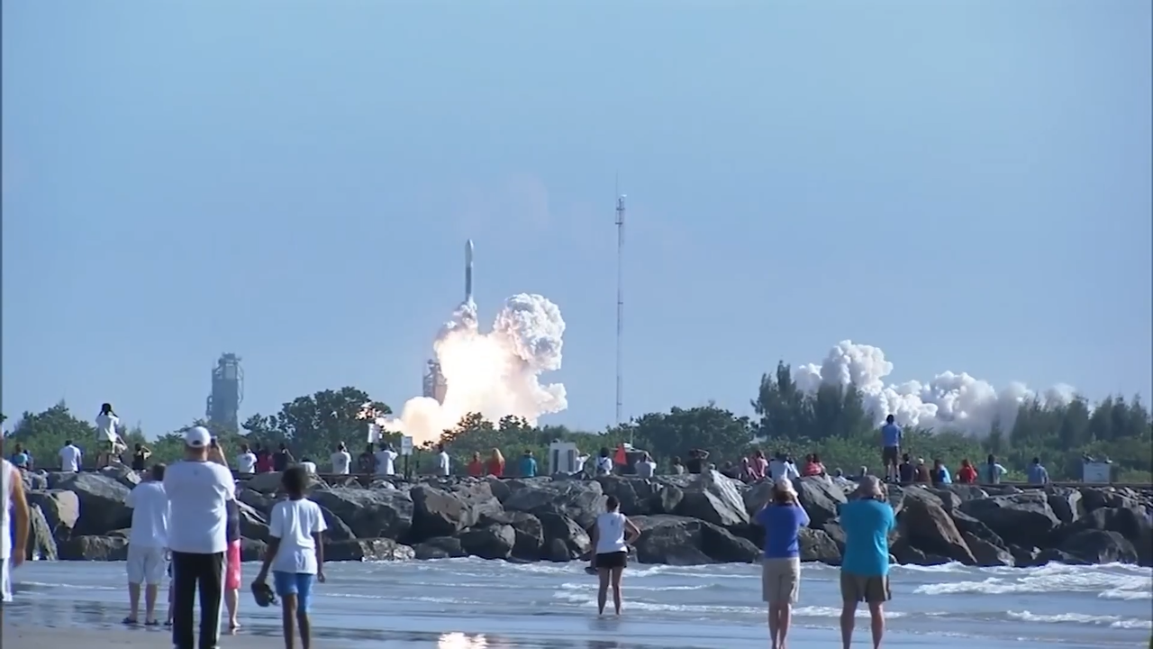 Delta II Rocket Explodes 13 Seconds After Launch in Massive Fireball