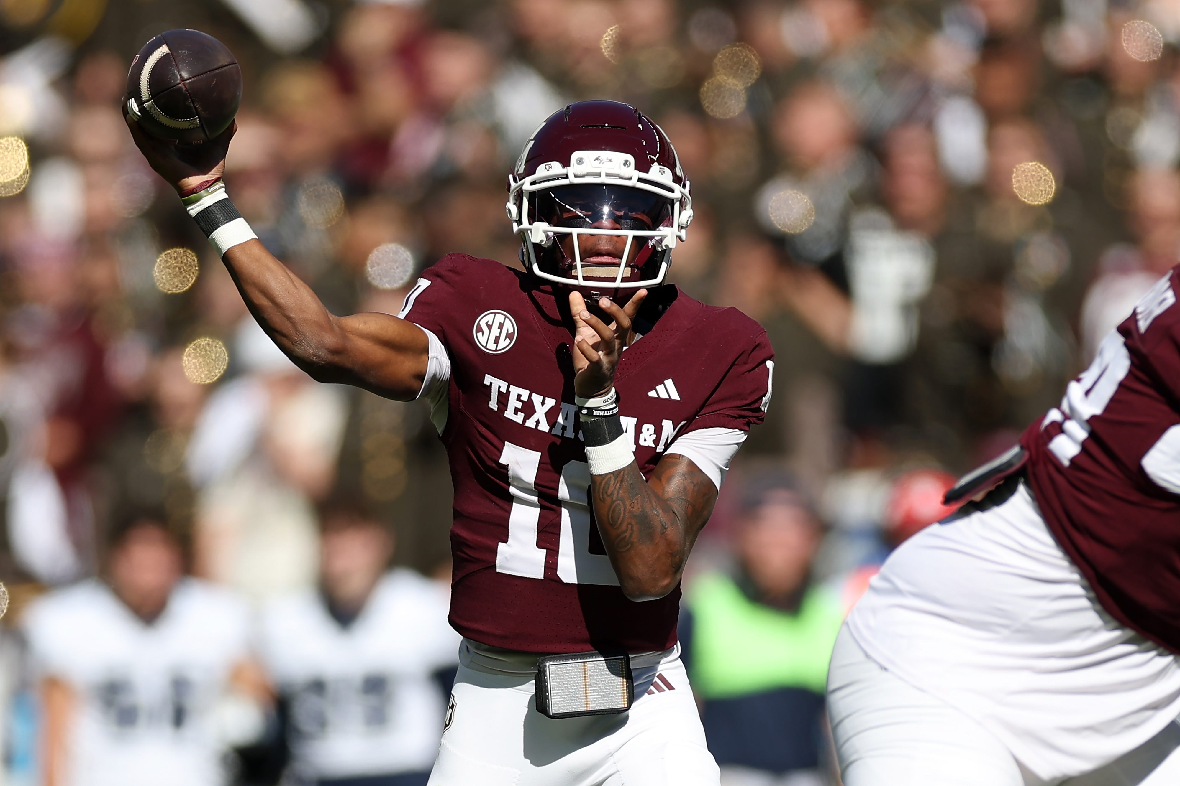 Texas A&M vs. Texas predictions, picks, odds: Who wins the game?