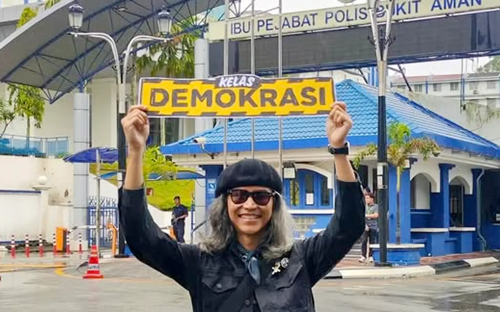 Bukit Aman asked 45 questions about Musa Aman video, says Fahmi Reza