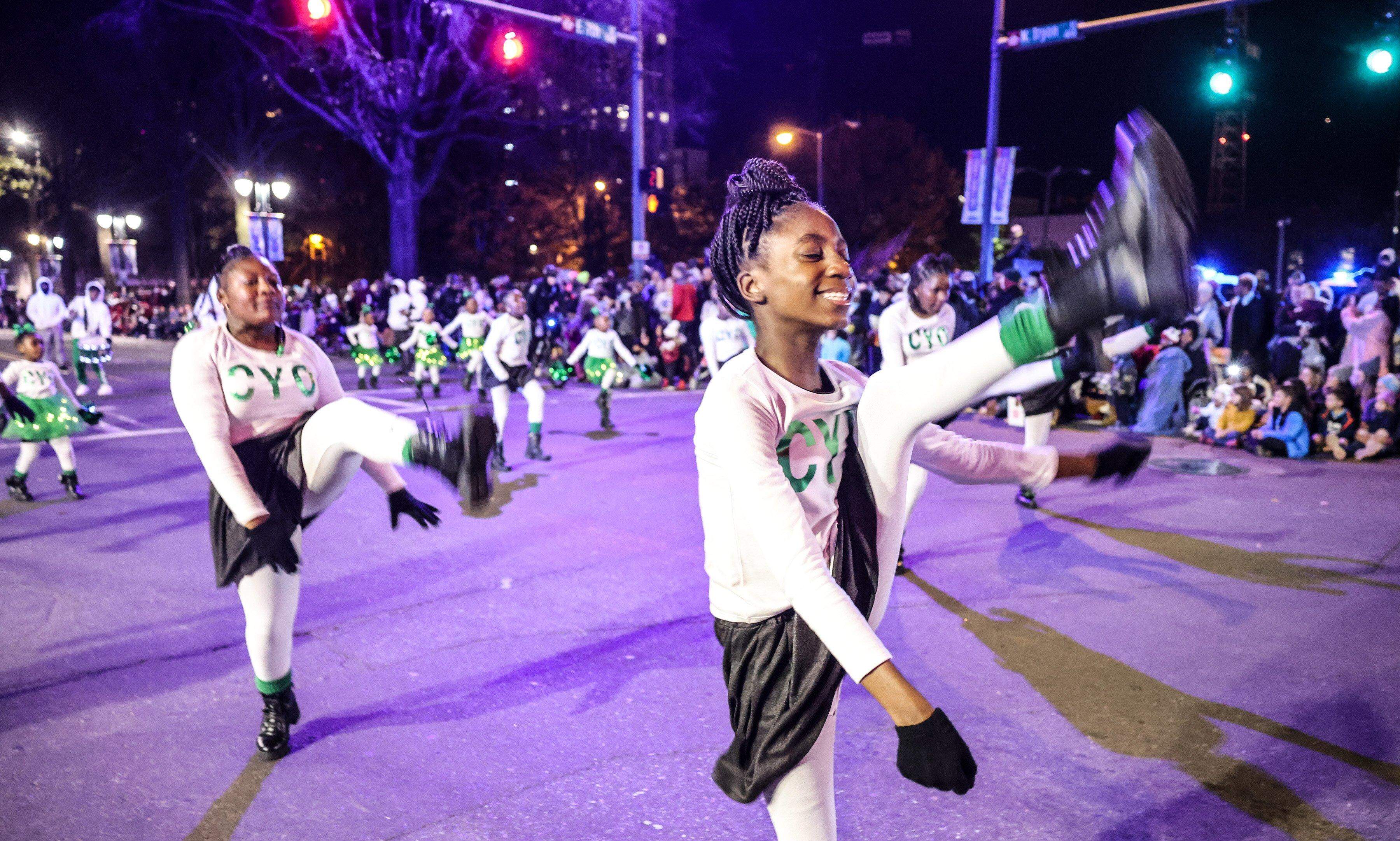 50,000 expected to cheer floats, performers at Charlotte Thanksgiving ...