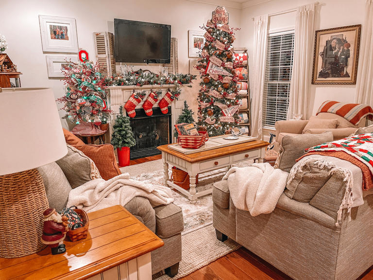 Tips to Create a Cozy Christmas Living Room